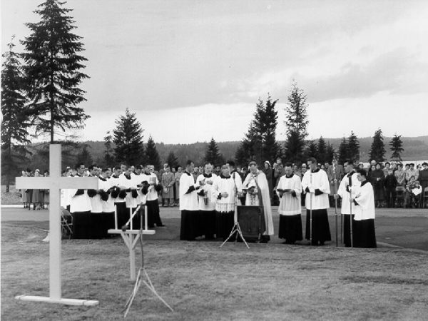 Holyrood Cemetery - Shoreline, WA Cemeteries